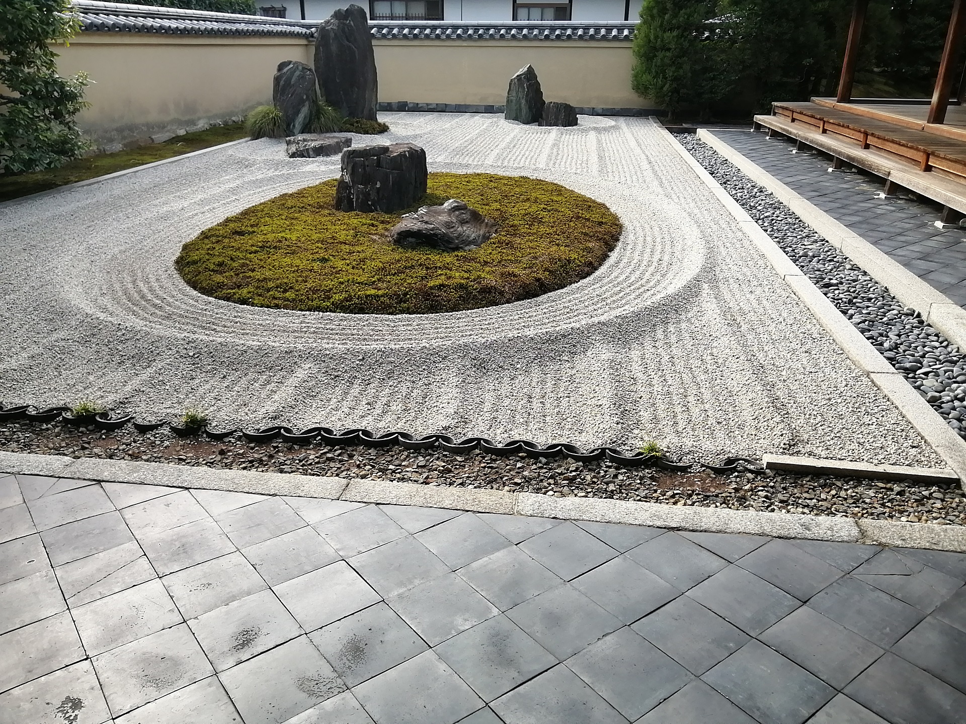 Zen Gardens in Kyoto - Japan Tours Experts - RediscoverTours